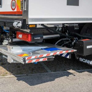 Retractable lifts from 800 kg to 3000 kg