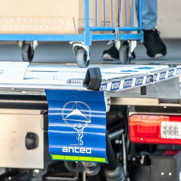 Tail Lifts and Hydraulic Platforms