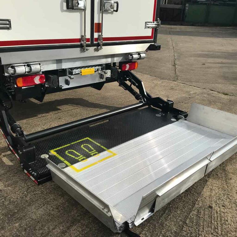 Retractable lifts from 800 kg to 3000 kg